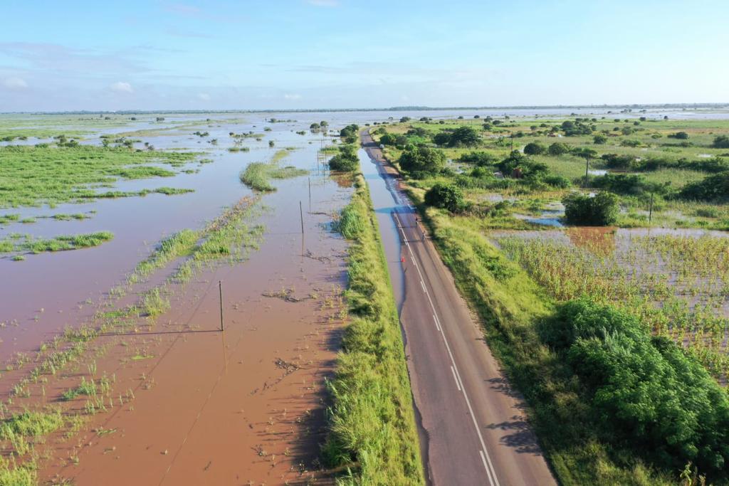 Troço entre 3 de Fevereiro e desvio para Xinavane na EN1 em risco