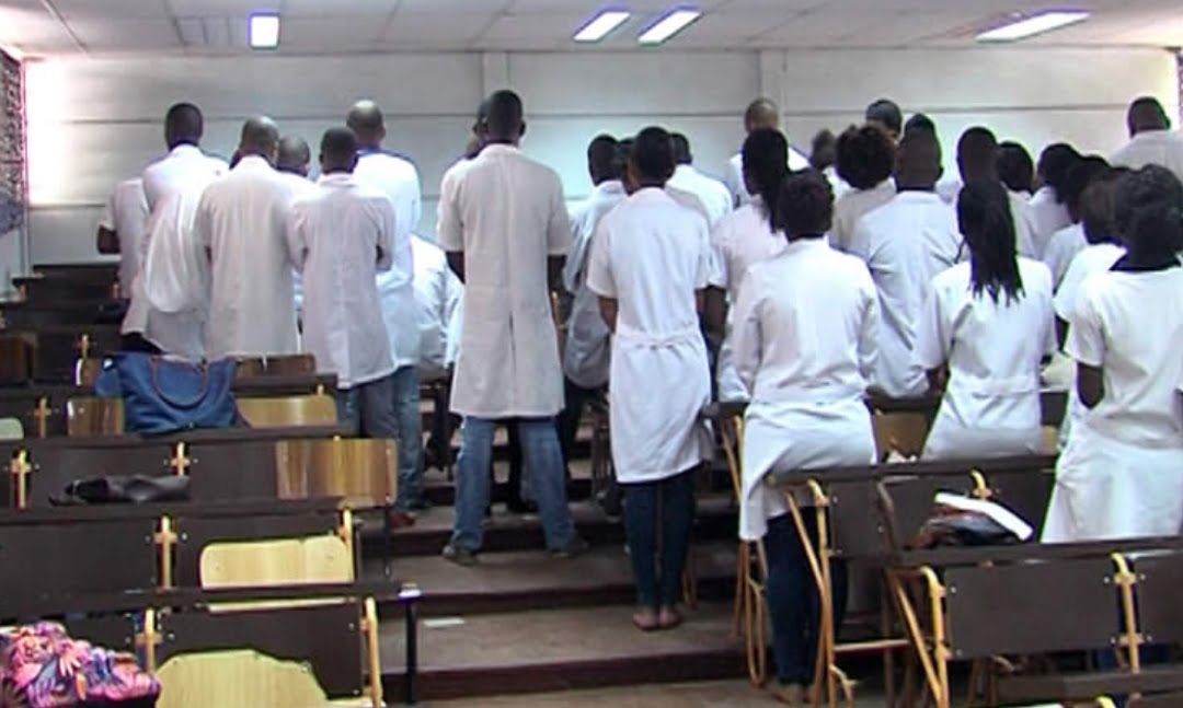 Não pagamento de subsídios: Mais de 160 médicos estagiários agastados ...