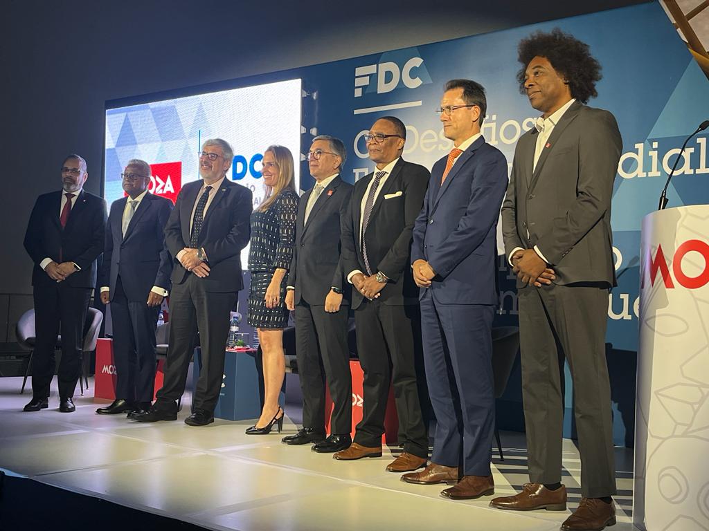 Moza Banco reúne parceiros para debatera economia mundial e seu impacto ...