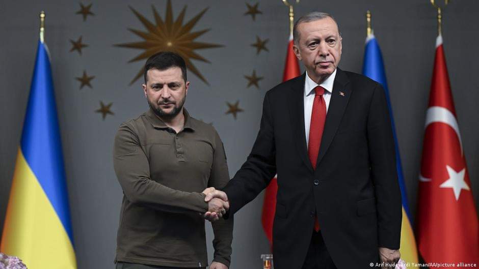 Presidente turco diz que Ucrânia "merece entrar na NATO"