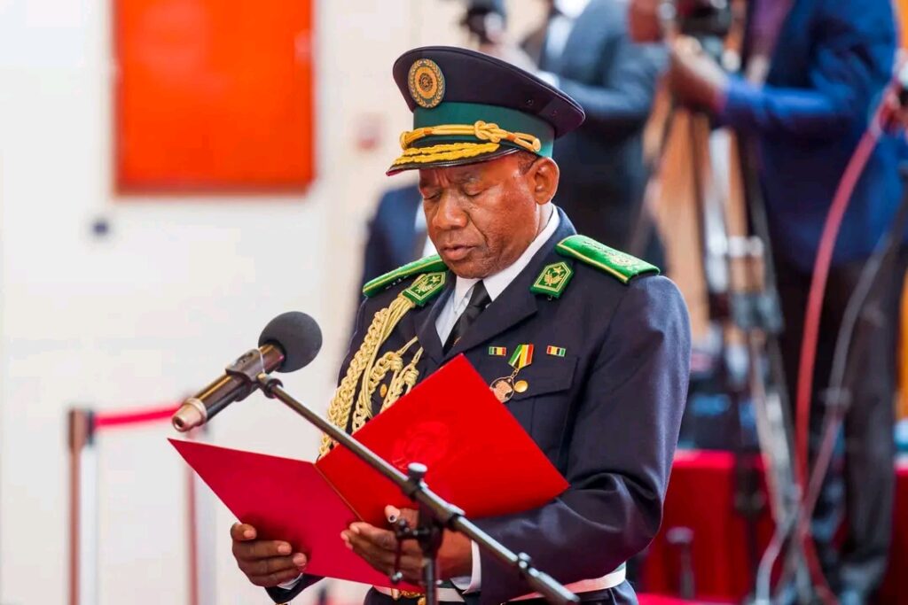 Custódio Zandamela empossado como novo Reitor da Academia de Ciências ...