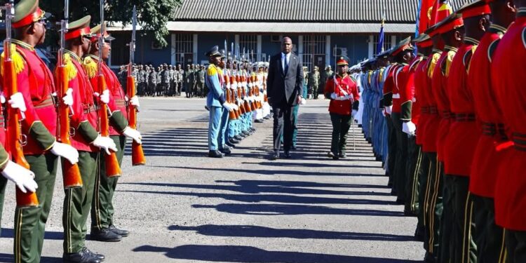 Presidente Chapo reforça liderança das FADM para intensificar combate ...